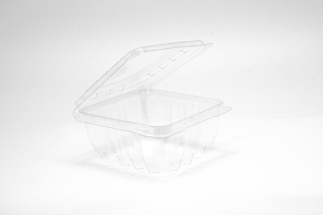 12 oz. Pint Clamshell - Royal Interpack