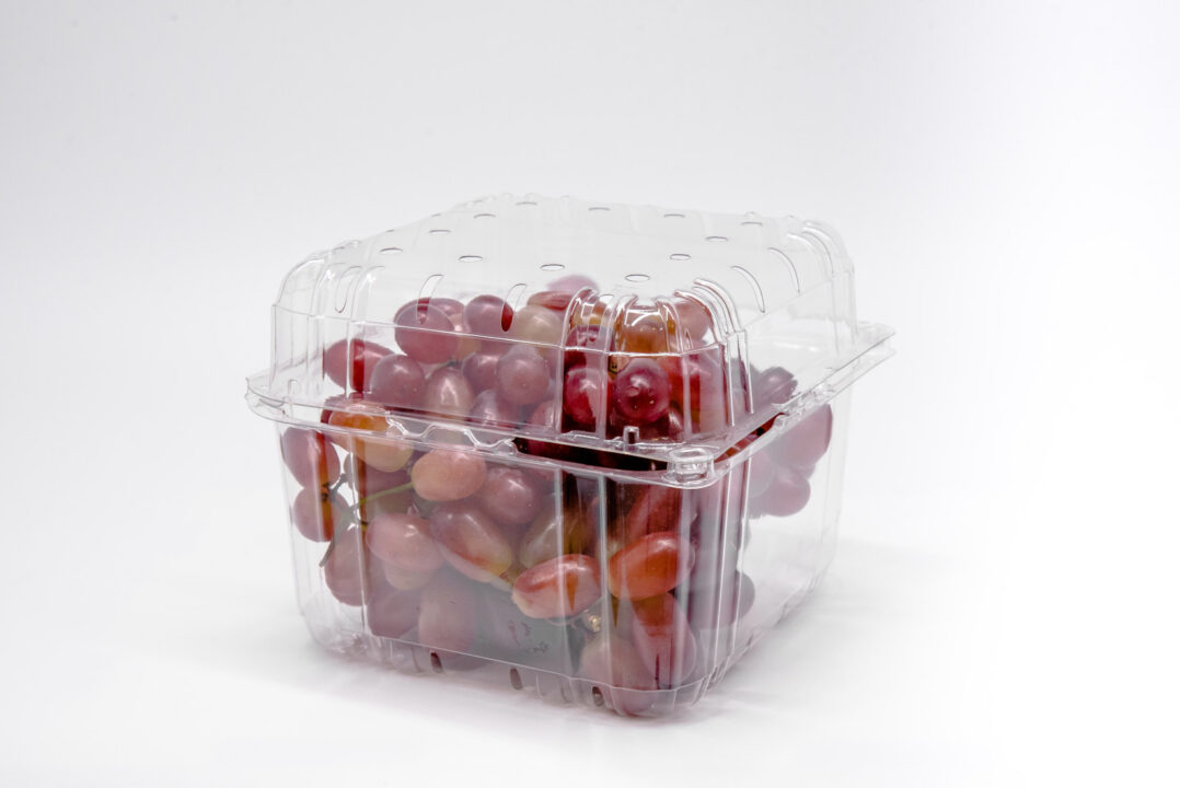 4 lb. Grape Clamshell - Royal Interpack