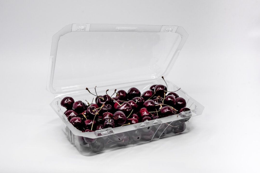 3 lb. Cherry Clamshell - Royal Interpack